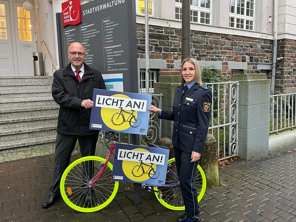LICHT AN! . Polizei Rheinland-Pfalz